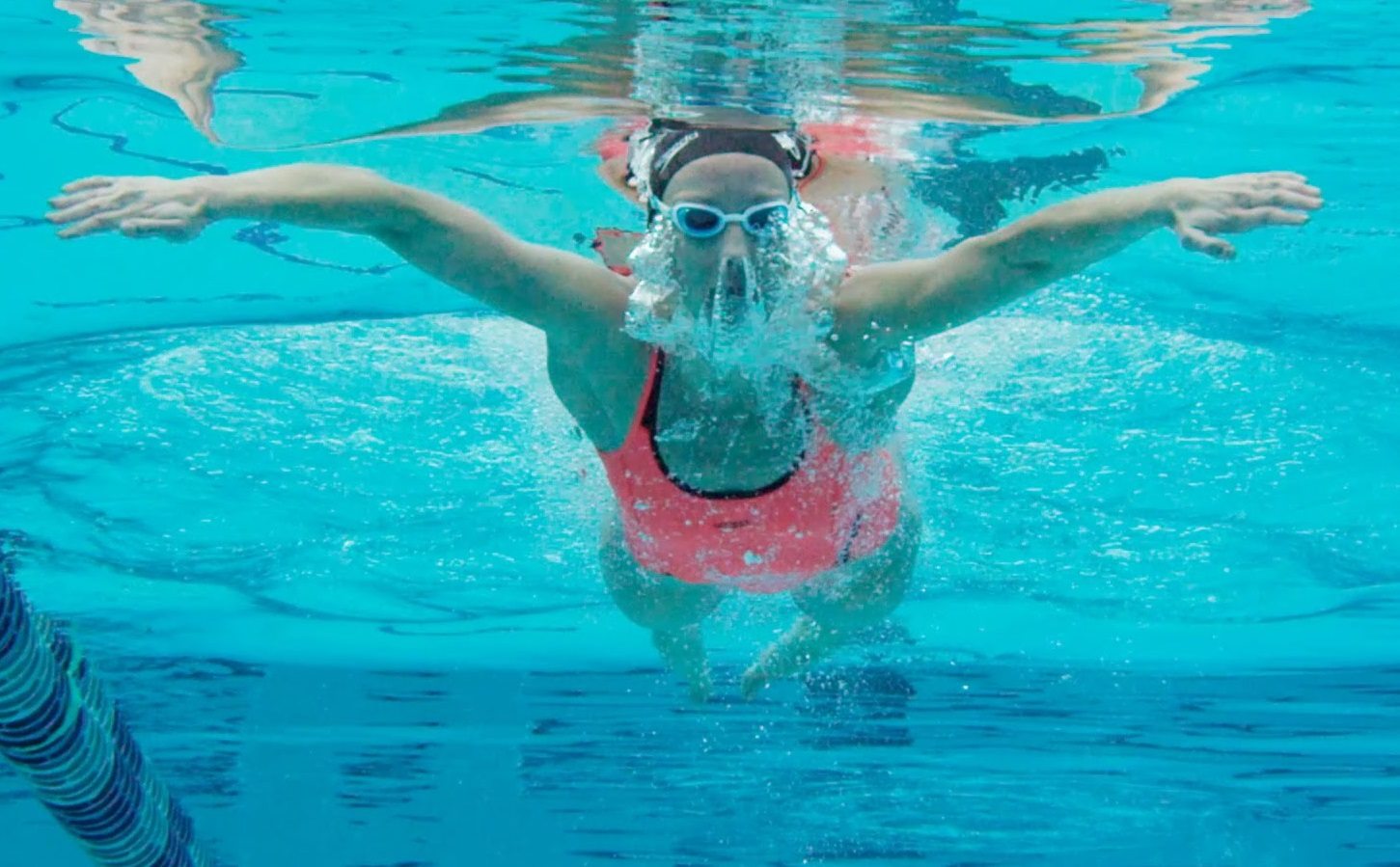 Aprende a nadar al estilo braza