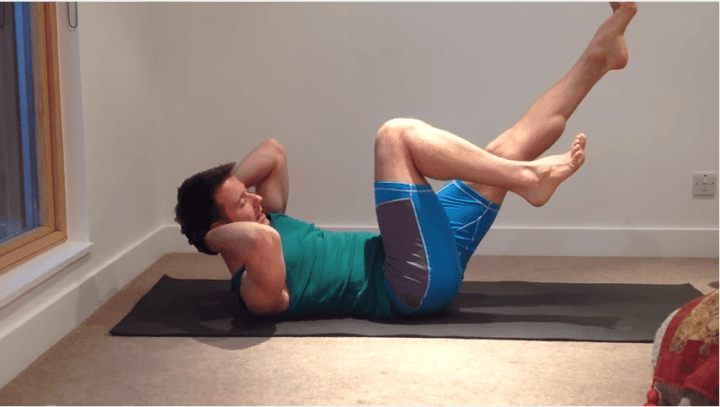 10 poses de yoga que te harán mejor runner