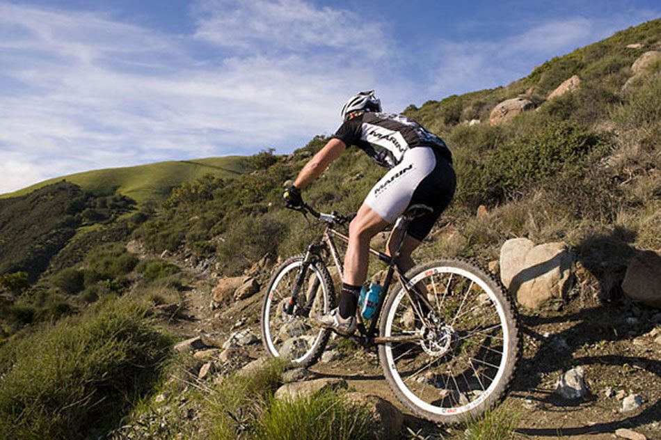 Las mejores estrategias para escalar colinas en bicicleta