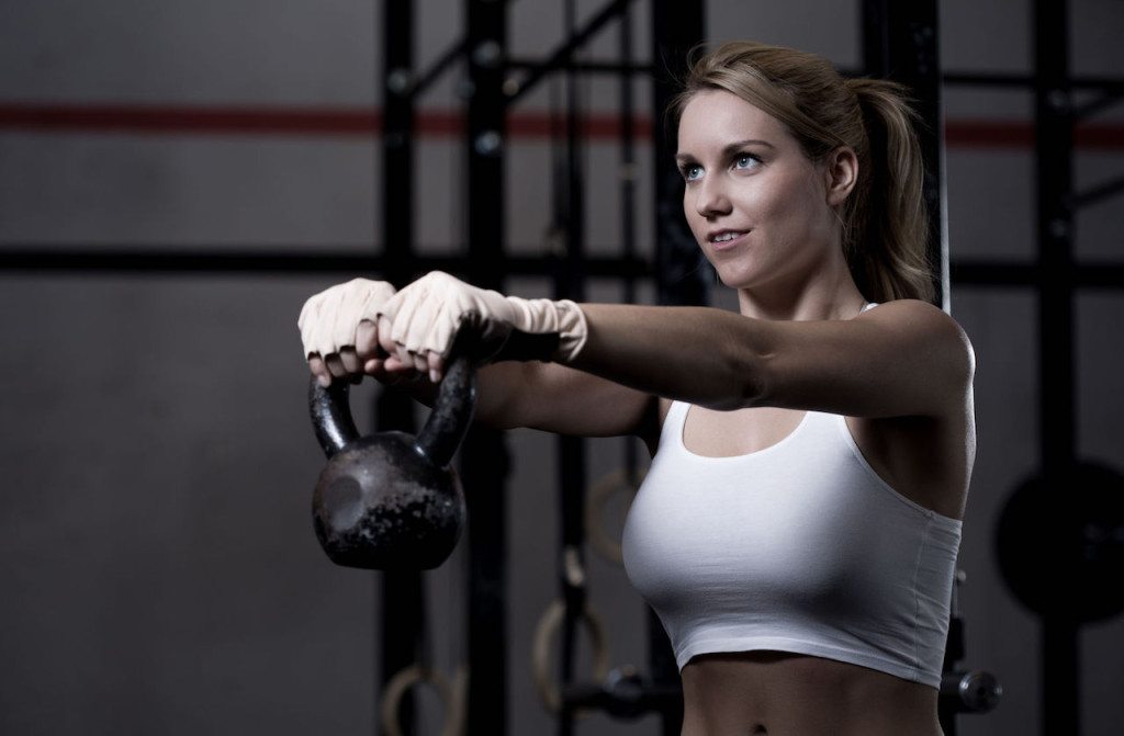 10 razones para empezar a entrenar con pesas rusas