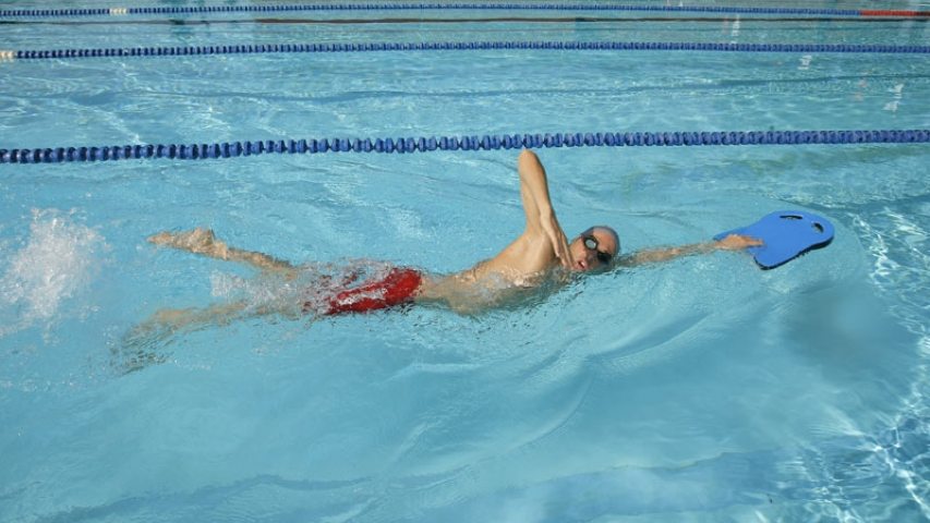 Los 5 mejores accesorios para mejorar tus entrenamientos de natación