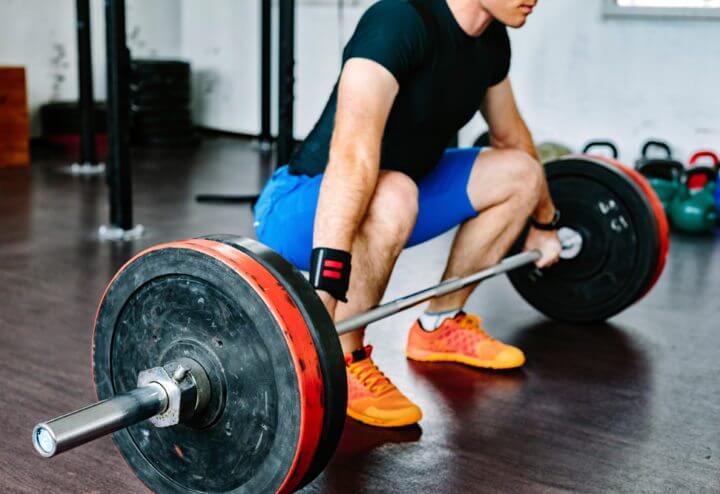 ¿Cuánto tiempo debemos entrenar con pesas para apreciar resultados?
