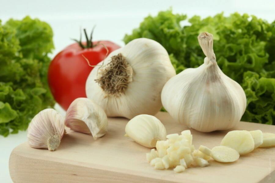 6 trucos increíbles para aprovechar mejor el ajo al cocinar