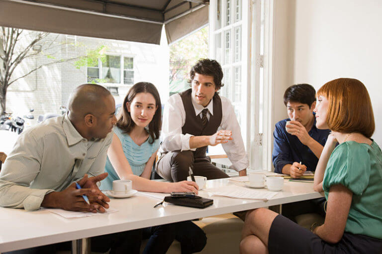 6 cosas que hacen las personas inteligentes para tener conversaciones ...