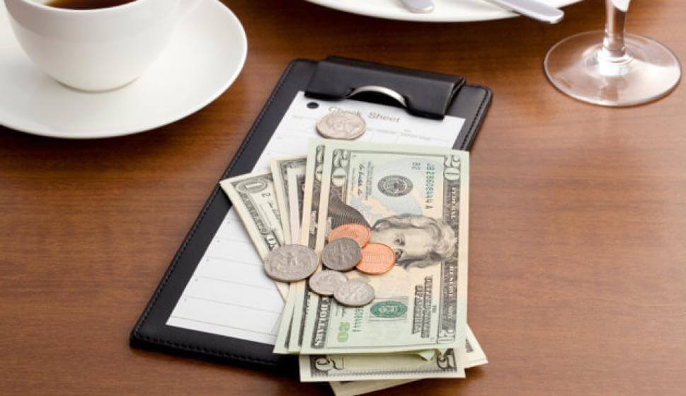 Qué propina dar en 12 lugares distintos alrededor del mundo