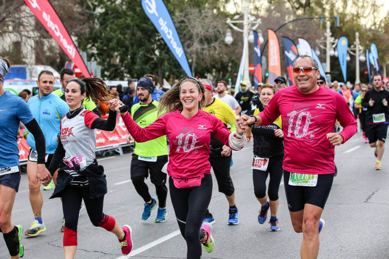 5 razones para ser voluntario en una carrera de running