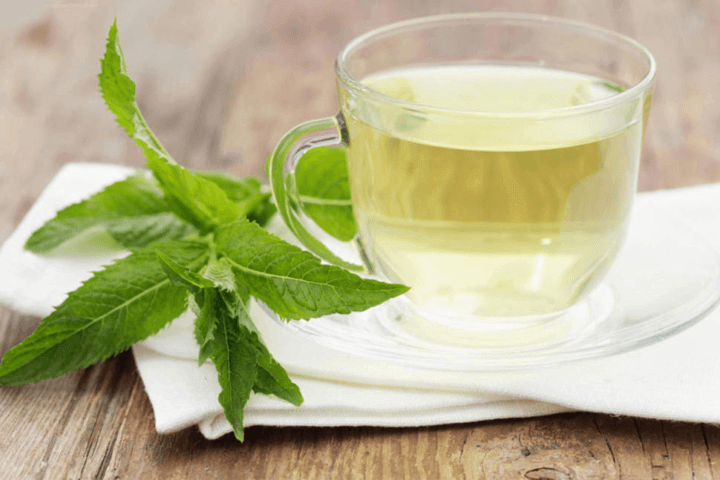 10 beneficios del té de menta probados por la ciencia
