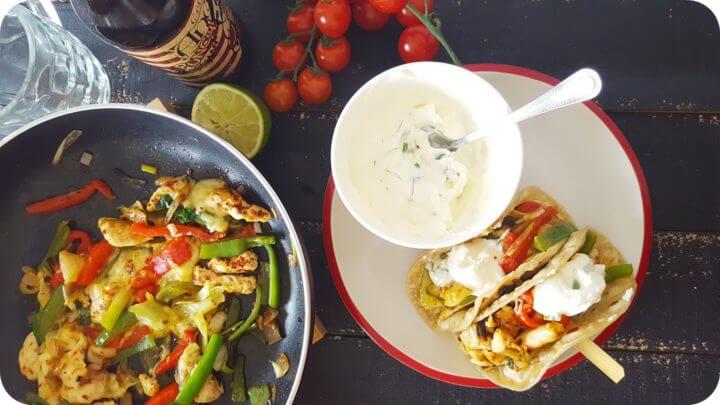 Receta saludable de tacos con pollo y repollo