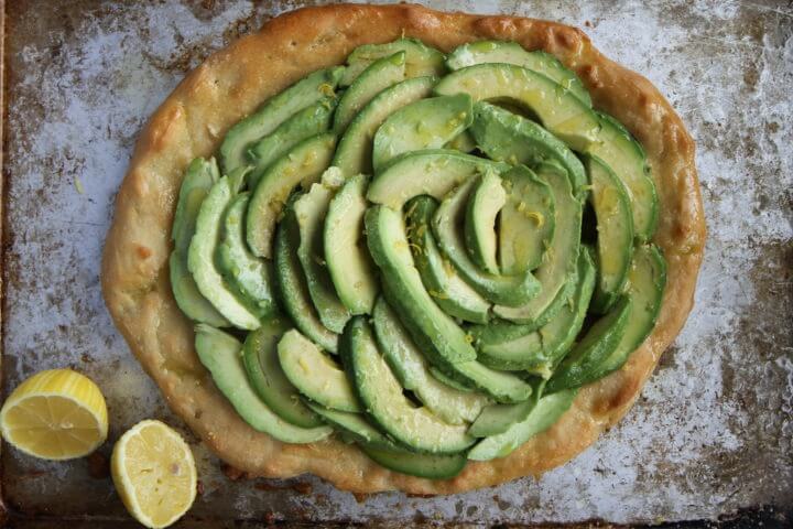 Receta de pizza con aguacate con solo 100 calorías por porción