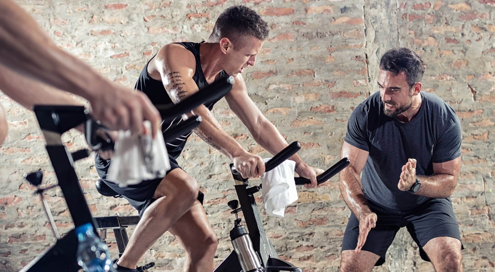 3 cosas que un ciclista puede hacer para aprovechar su clase de spinning