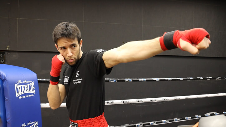 Cómo empezar a boxear en casa sin equipamiento