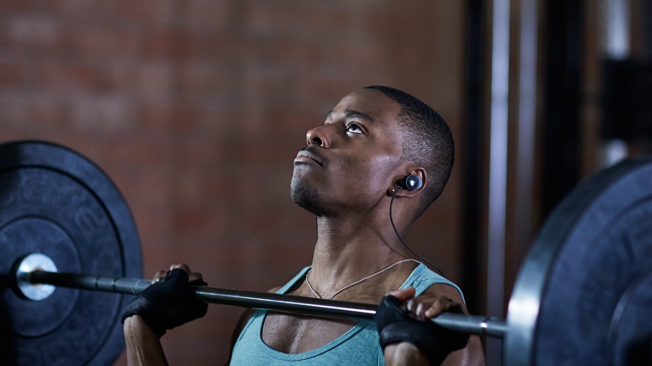Cómo ganar más confianza al entrenar en una sala de pesas