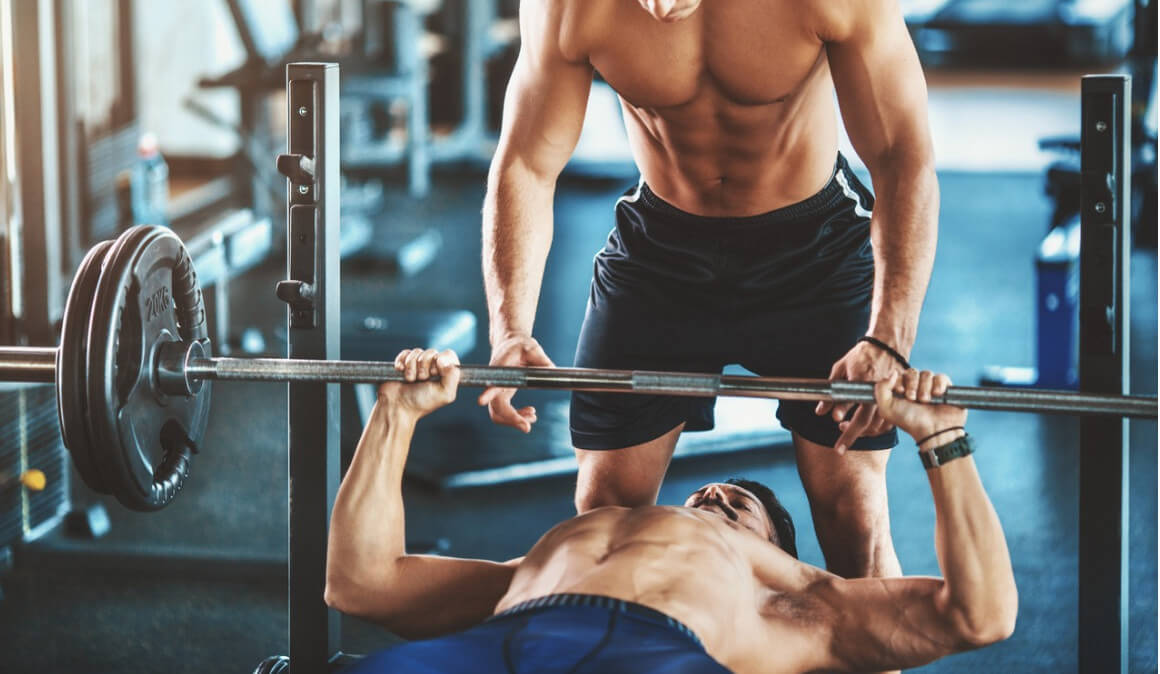 6 errores en el press de banca que limitan tu progreso