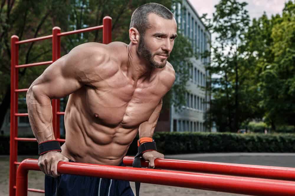 Cómo construir el programa de entrenamiento de brazos perfecto