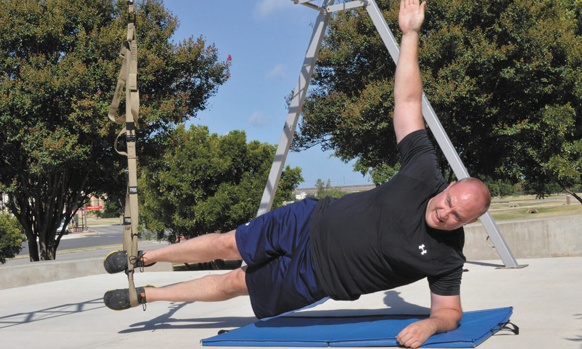 8 ejercicios con TRX para fortalecer los abdominales de forma sencilla