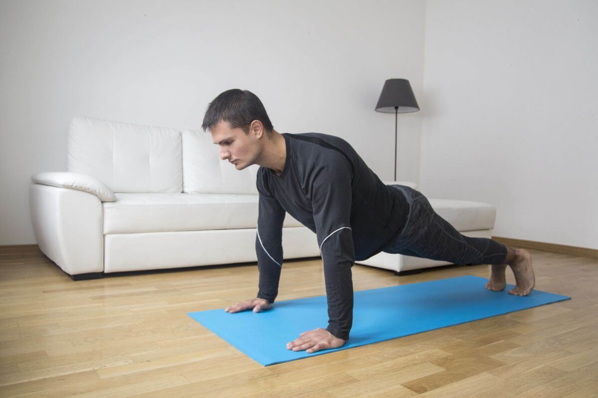 13 ejercicios para empezar a hacer calistenia y entrenar con tu propio peso